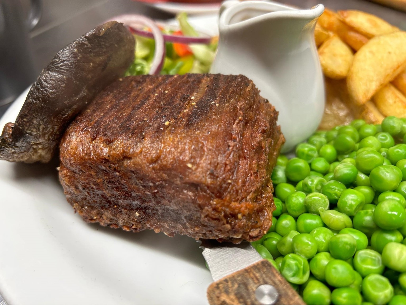 Welsh Pub Becomes "World's First" Vegan Steakhouse - vegconomist - the ...